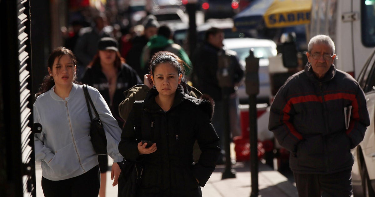 U.S. Latino population growth slips behind Asian-Americans, study says ...