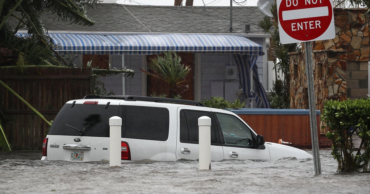 Social media shares sights and sounds of Hurricane Matthew hitting ...