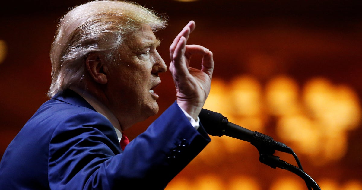 Donald Trump's campaign rejects endorsement of Ku Klux Klan - CBS News