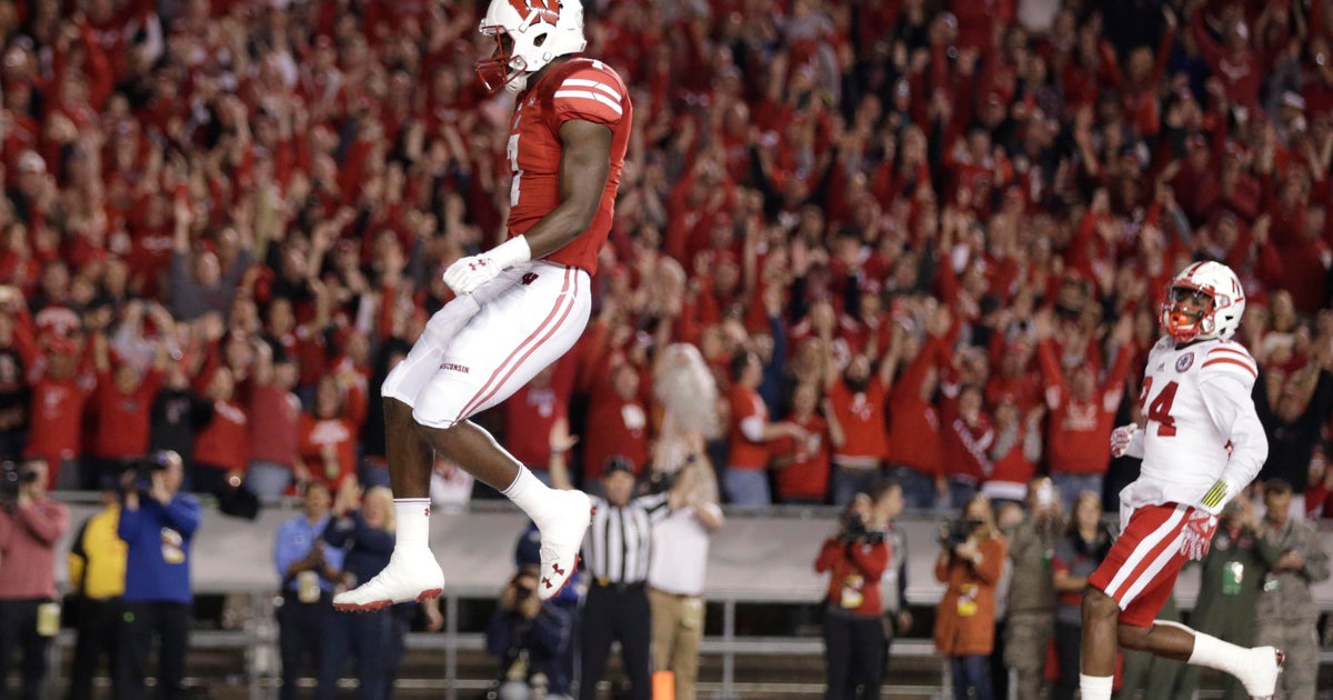 University of Wisconsin slams fan’s Obama-in-a-noose costume at game ...