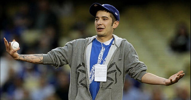 "Deadliest Catch" star Jake Harris assaulted; pair arrested - CBS News