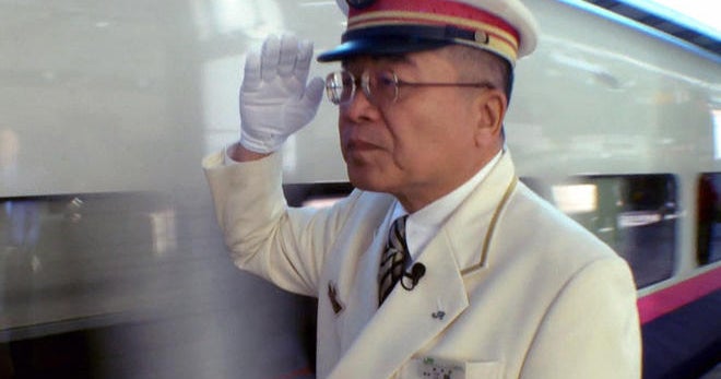 Tokyo’s station master - CBS News