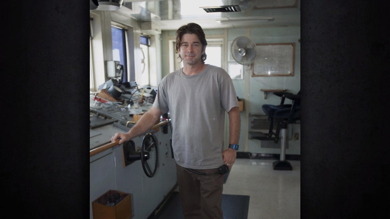 "Incredibly moving" audio from El Faro's final hours - CBS News