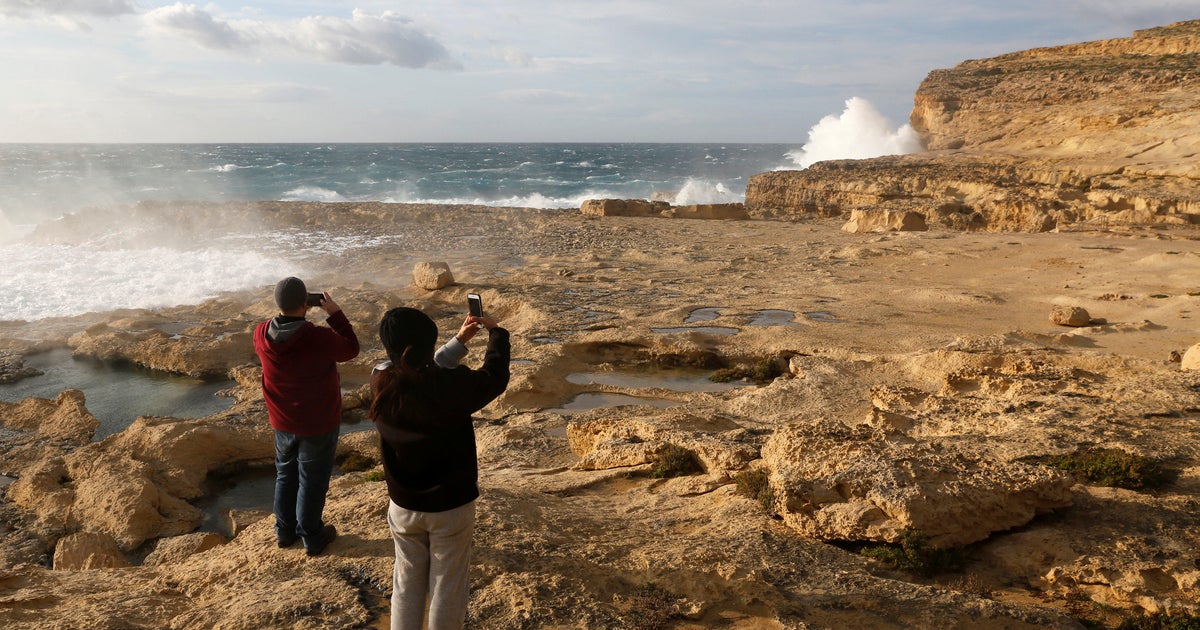 Azure Window, Malta rock arch, collapses into sea after storm - CBS News