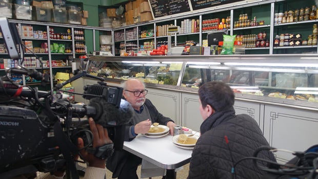 Danny DeVito, the scene-stealer - CBS News