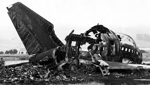 Tenerife: Remembering the world’s deadliest aviation disaster - CBS News