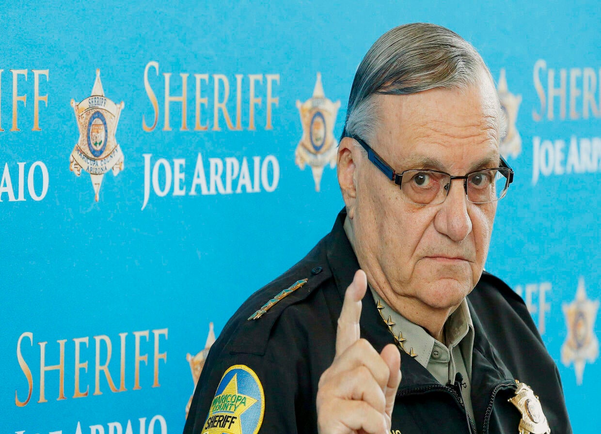Report: Trump says he might pardon former Sheriff Joe Arpaio - CBS News