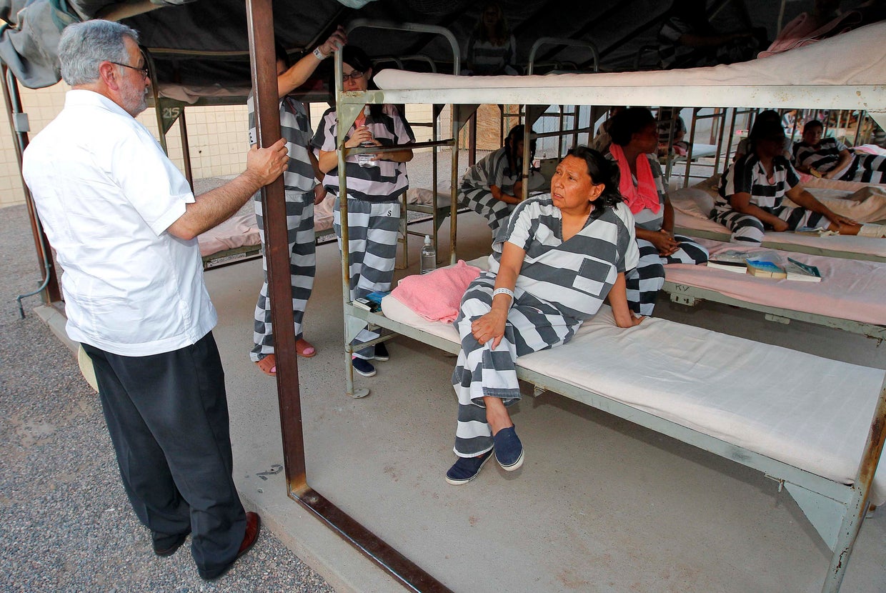 New Arizona sheriff puts an end to Joe Arpaio's controversial jail ...