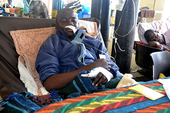 Insane snake attacks (WARNING: GRAPHIC IMAGES)