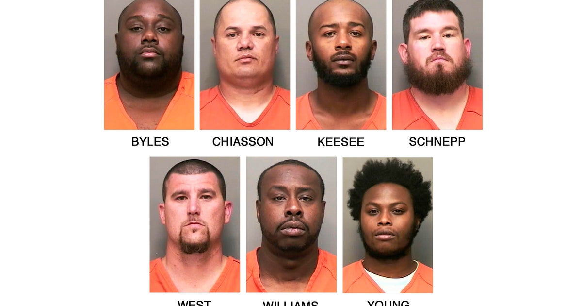 Cops: Seven bounty hunters indicted in killing of innocent man - CBS News