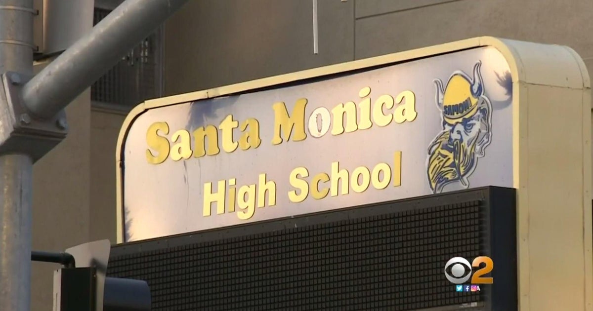 Police searching Santa Monica High School for bomb threat - CBS Los Angeles