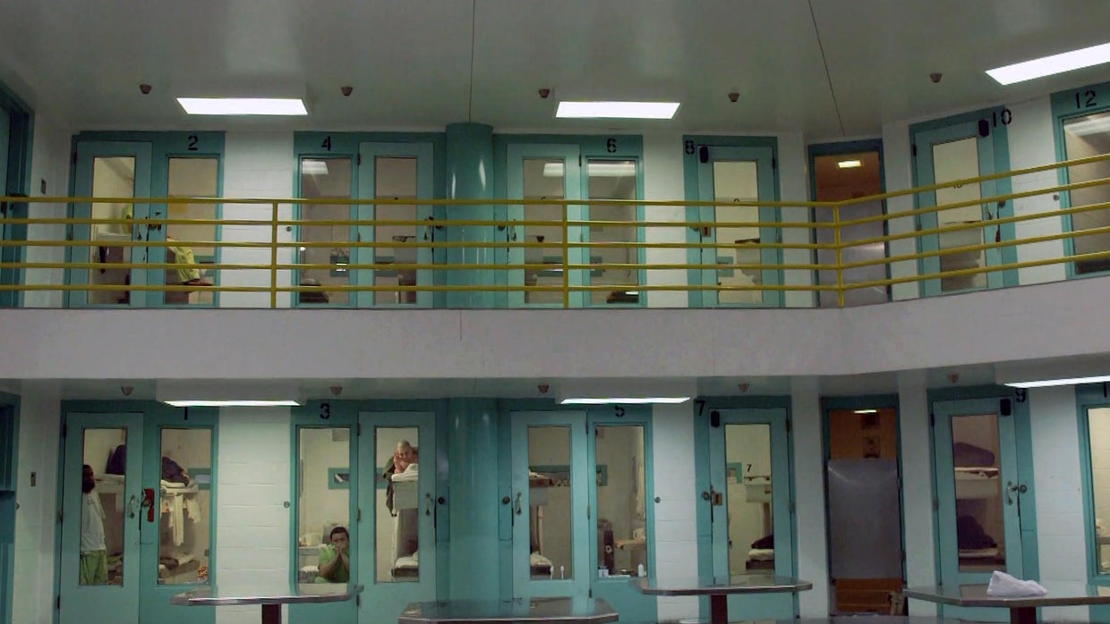 Informant says he was planted in Orange County jail to snitch - CBS News