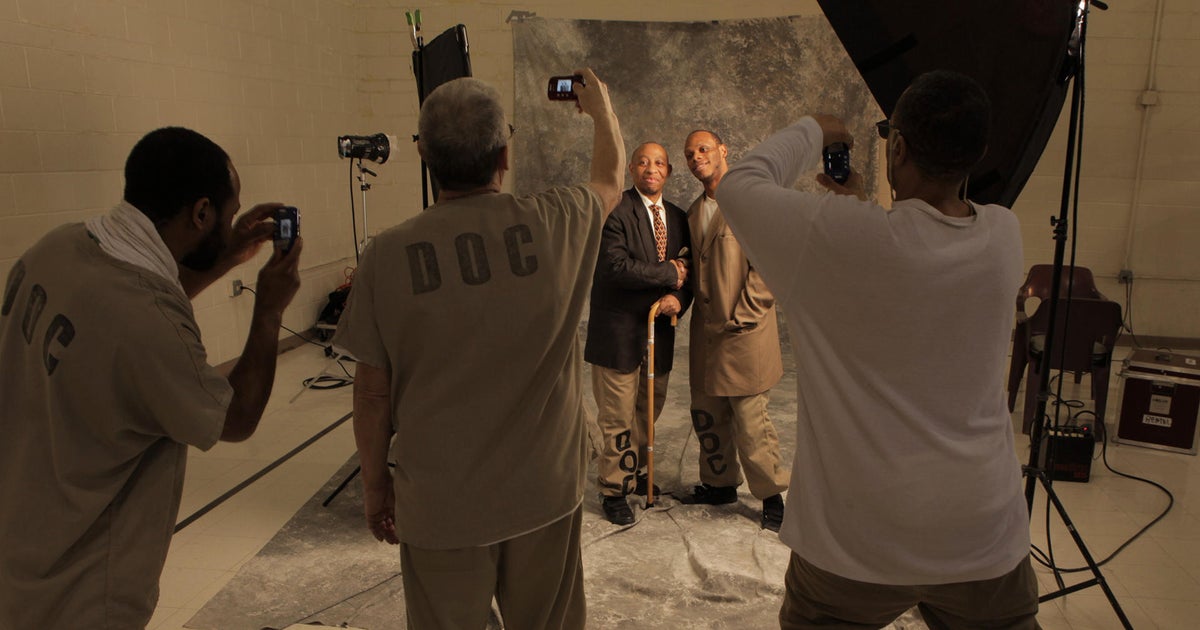 This is jail? The many inmate classes at Cook County - CBS News