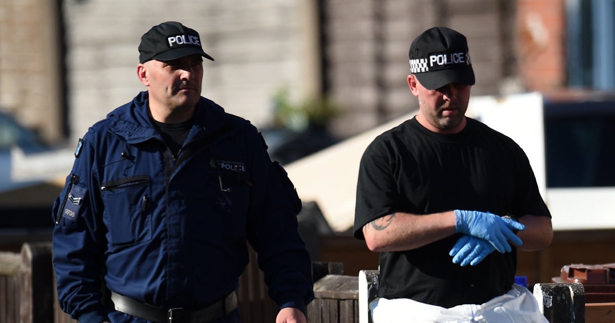 Manchester bombing suspect's father says son is innocent - CBS News