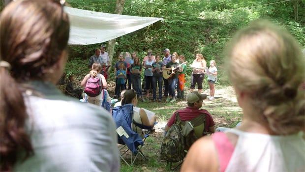 On The Trail: Decoration Days - CBS News