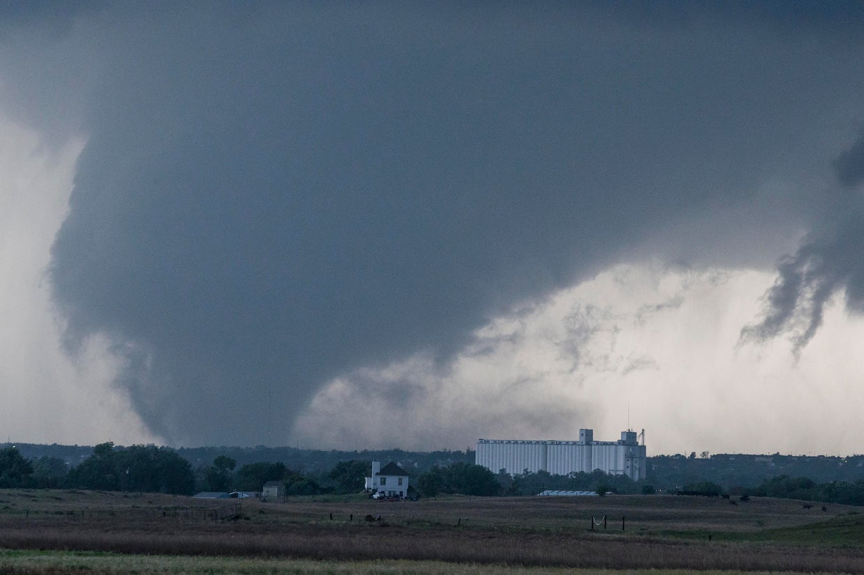 Craziest storm-chaser photos of tornado season