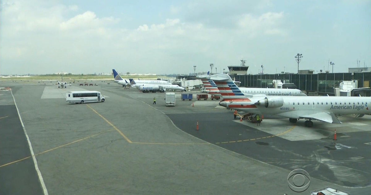 Too hot to fly: As temperatures rise, more problems at airports - CBS News