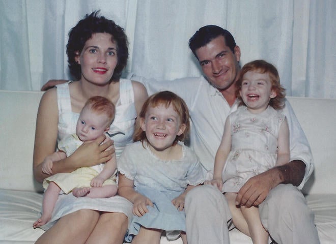 Jeannette Walls on writing "The Glass Castle" - CBS News