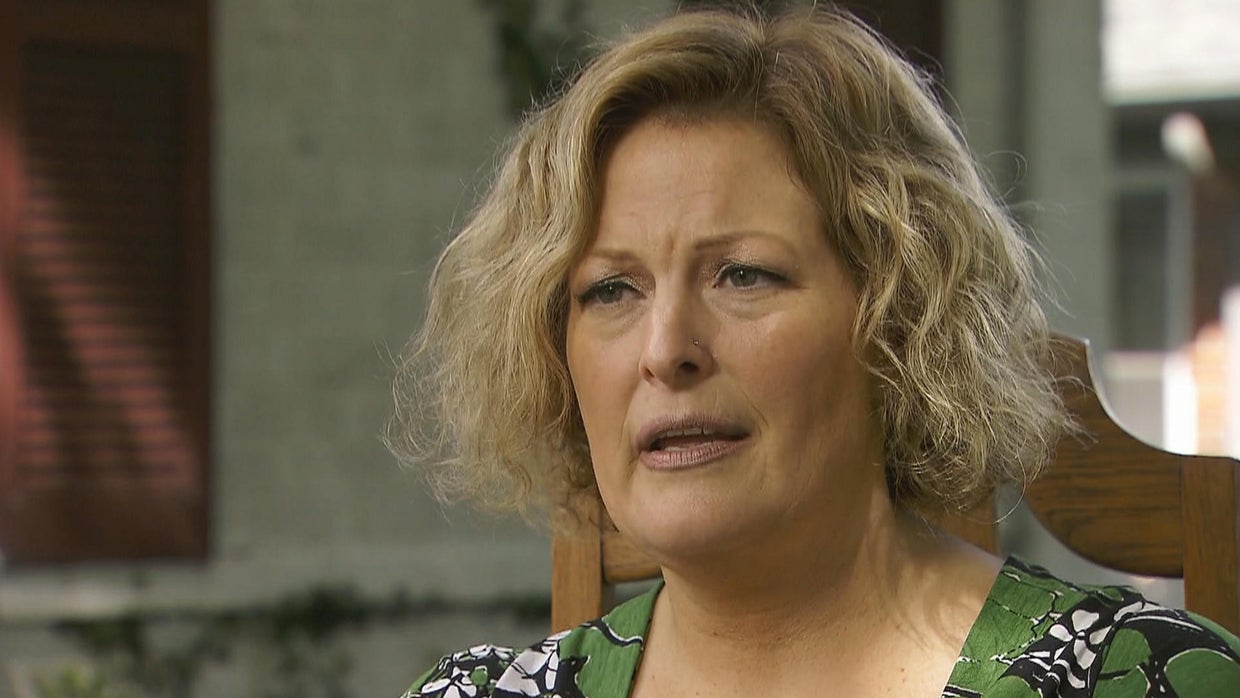 Mother of cheerleader forced into splits "horrified" - CBS News