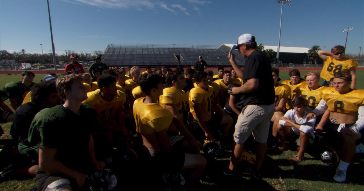 Texas high school football team making the comeback of the year - CBS News
