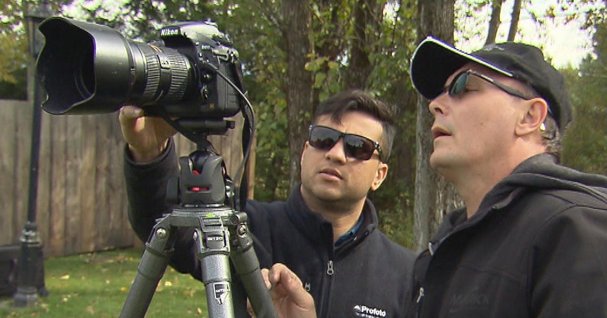 Pulitzer-winning photographers teach how to capture the moment - CBS News