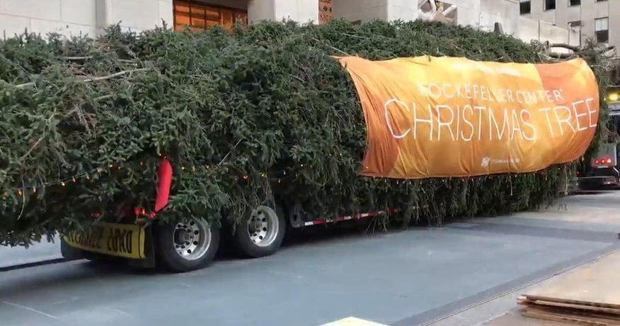 2017 Rockefeller Center Christmas tree arrives in New York City - CBS News