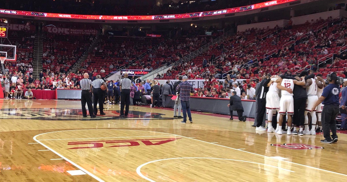 South Carolina State basketball player Tyvoris Solomon collapses on ...