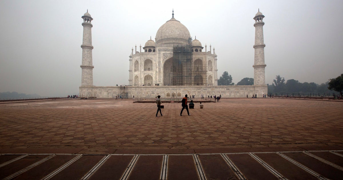 India's cleaning quandary: How to scale the Taj Mahal dome? - CBS News