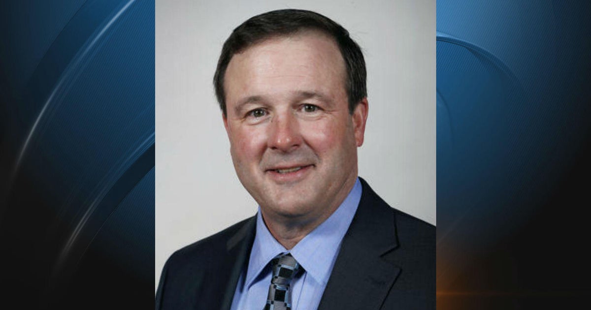 Bill Dix resigns: Iowa Senate leader seen in video kissing lobbyist ...
