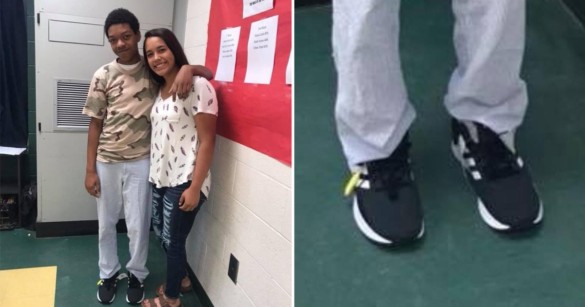 Teen's gift brings classmate to tears - CBS News