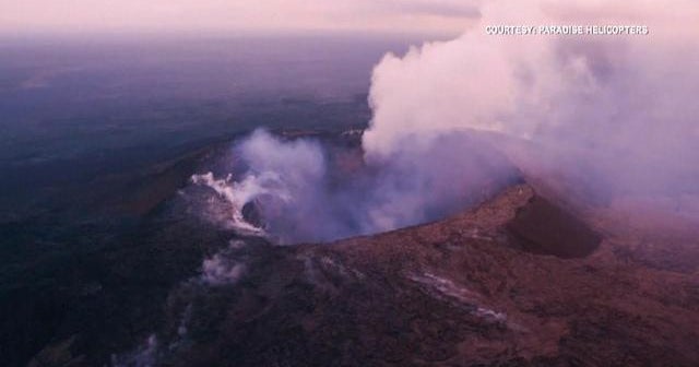 Massive volcano explosion in Hawaii spews smoke and ash - CBS News