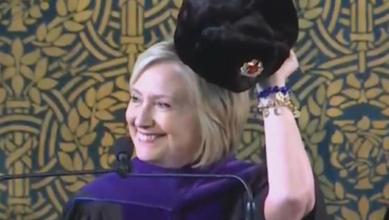 At Yale commencement, Hillary Clinton tweaks Trump with Russian hat ...