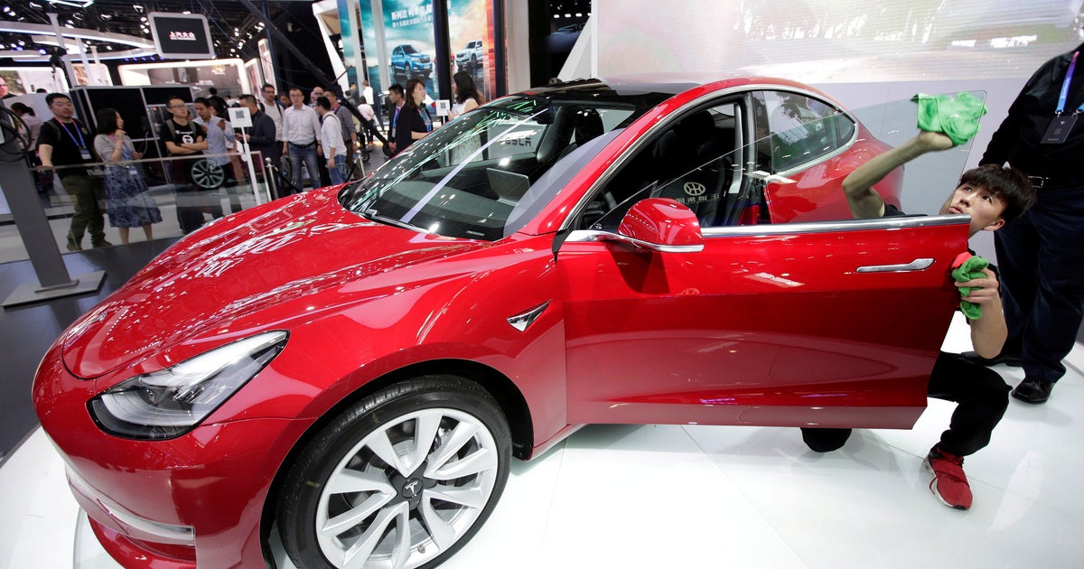 Consumer Reports now gives Tesla Model 3 a thumb's up - CBS News