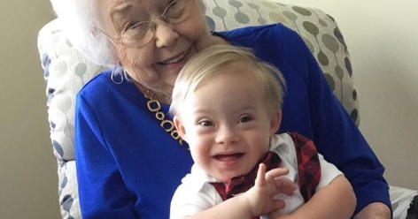 First and newest Gerber babies pose for adorable photo - CBS News