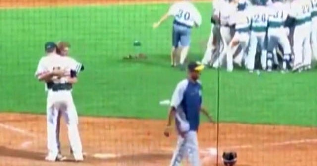 Baseball hug goes a long way - CBS News