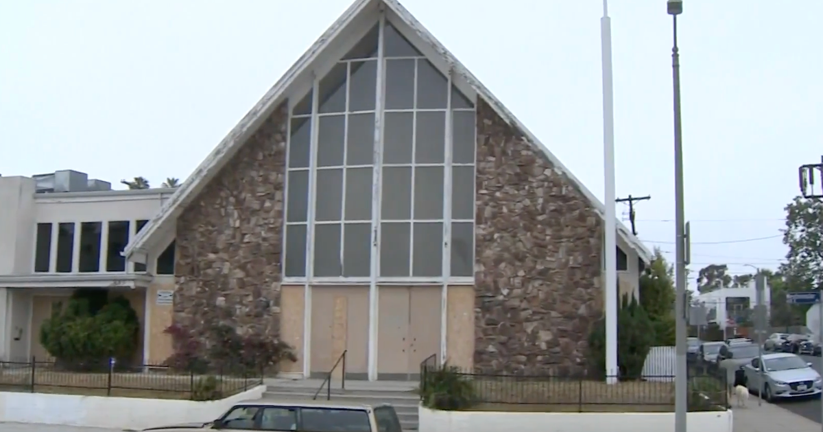 Penske heir faces fight over mansion plans - CBS News