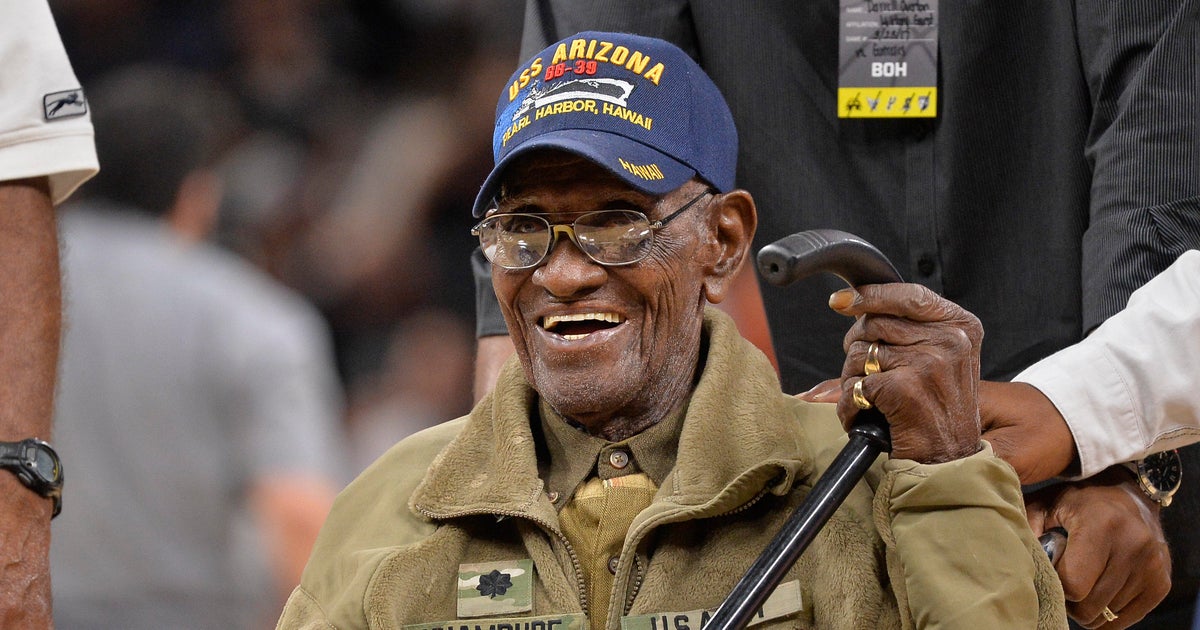 Thieves drain bank account of Richard Overton, oldest living U.S ...