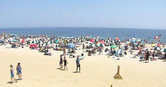 Heat wave ripples U.S., leaving many searching for relief - CBS News