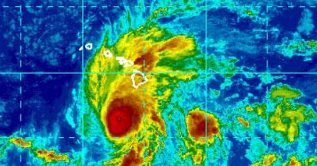 Hawaii residents have nowhere to go as Category 4 Hurricane Lane ...