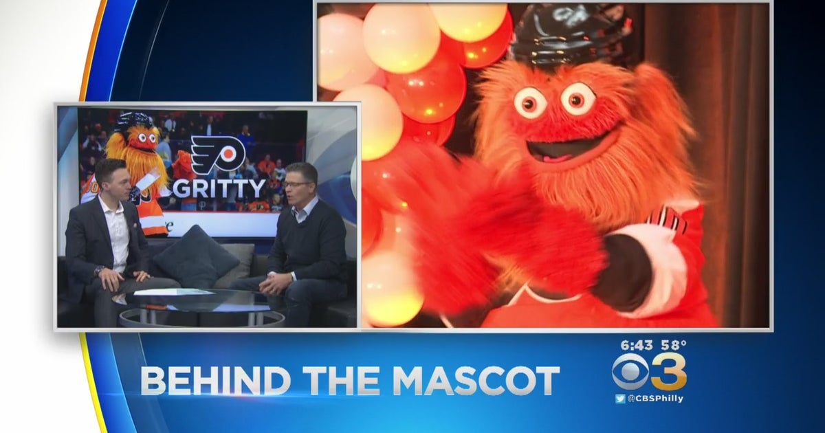 Gritty Enjoys First Snowfall Of Season - CBS Philadelphia