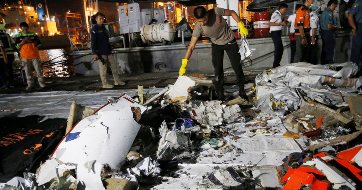 Indonesia plane crash: Lion Air Flight JT610 plunges into Java Sea off ...