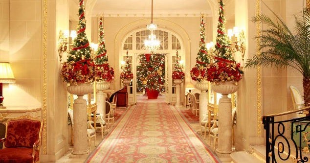 15 Hotels That Go All Out For Christmas - CBS Detroit
