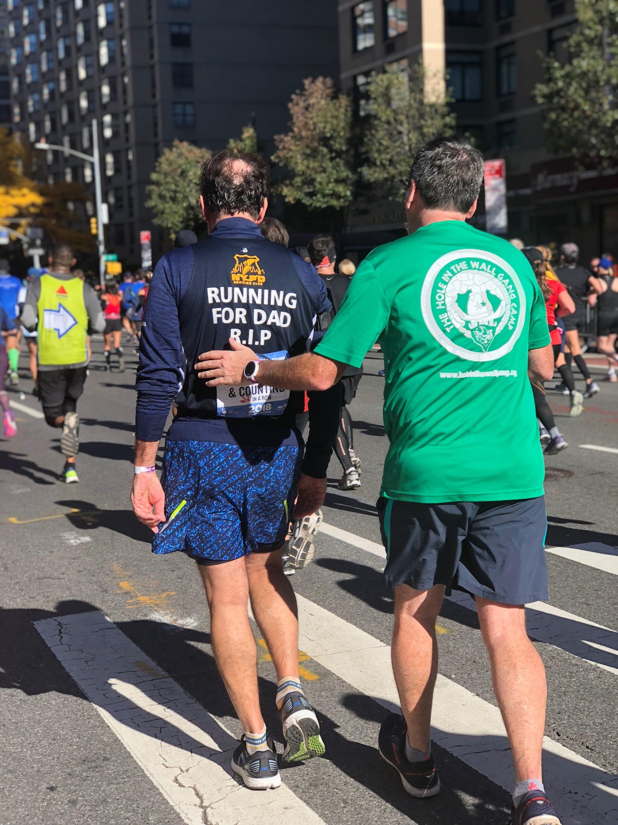 A New York doctor and a runner from Minnesota reunite after he saved ...