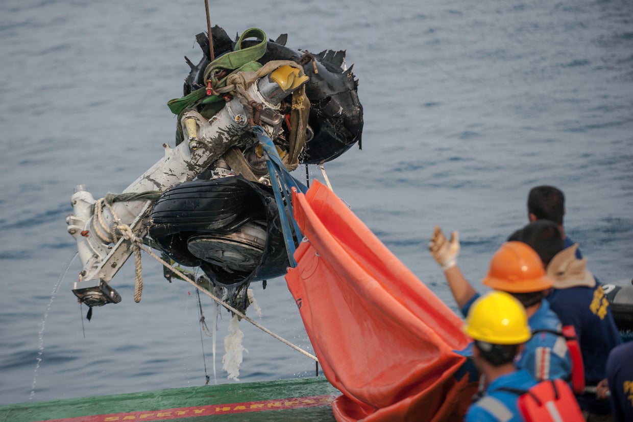 Lion Air flight recorder reveals pilots' desperate efforts to save ...