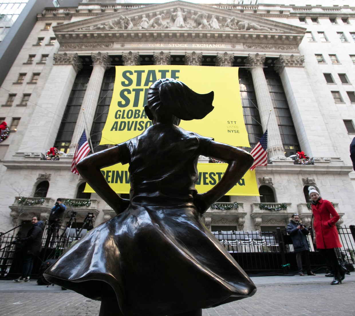 "Fearless Girl" statue has new home at New York Stock Exchange - CBS News