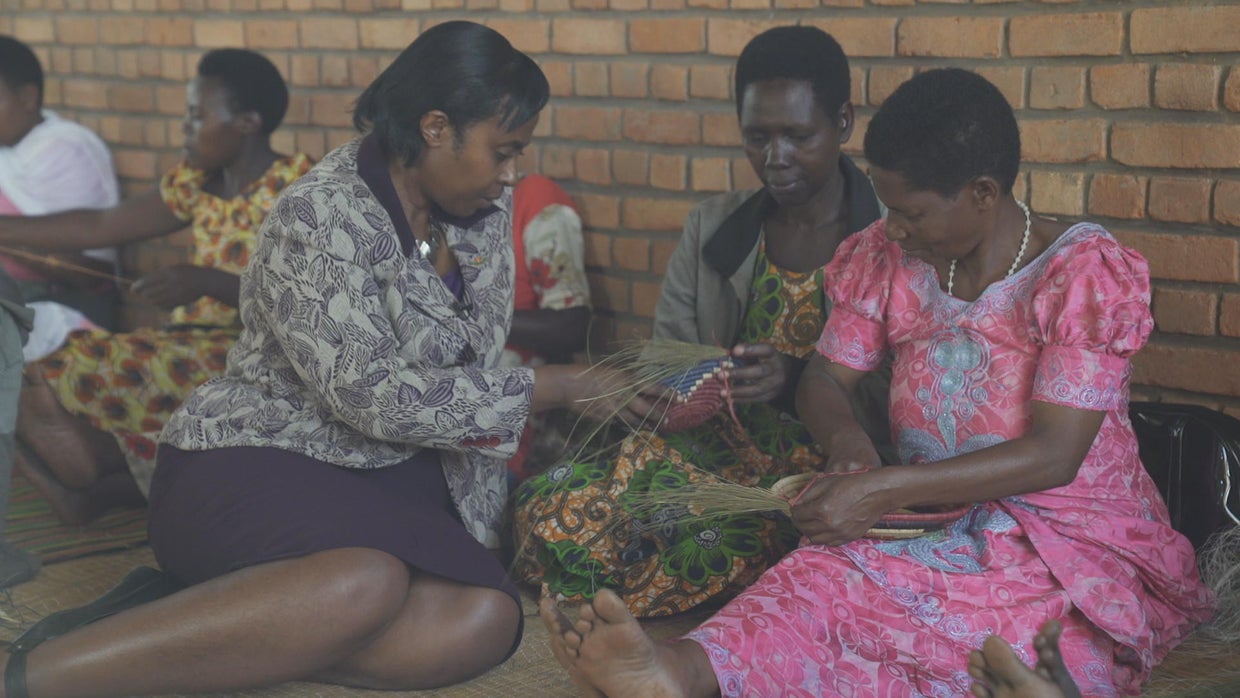 Rwandan women rebuild their country from the ground up after genocide ...