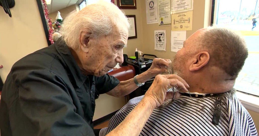 107-Year-Old NY Man Is Oldest Working Barber In The World - CBS New York