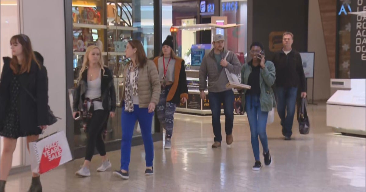 Busy Shopping Day: Customers Hit The Malls The Day After Christmas ...