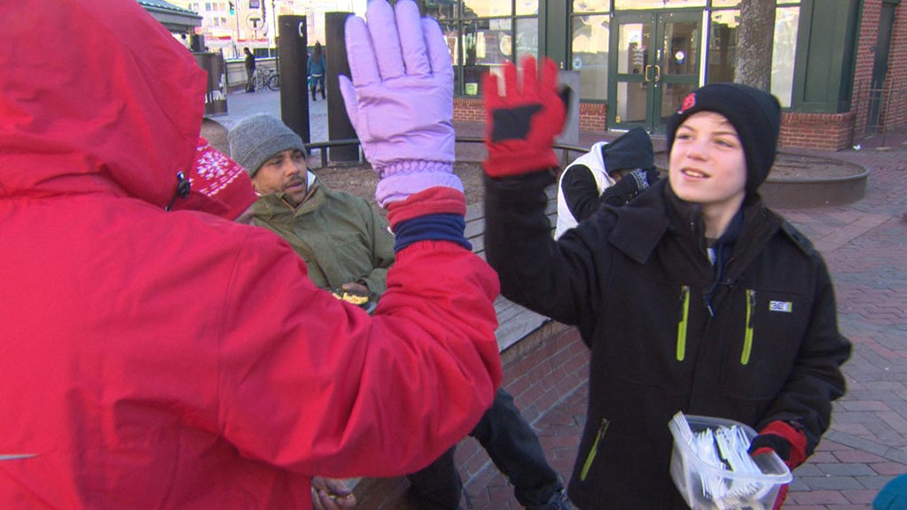 12-Year-Old Delivering Lunches, Message Of Kindness To Homeless In ...