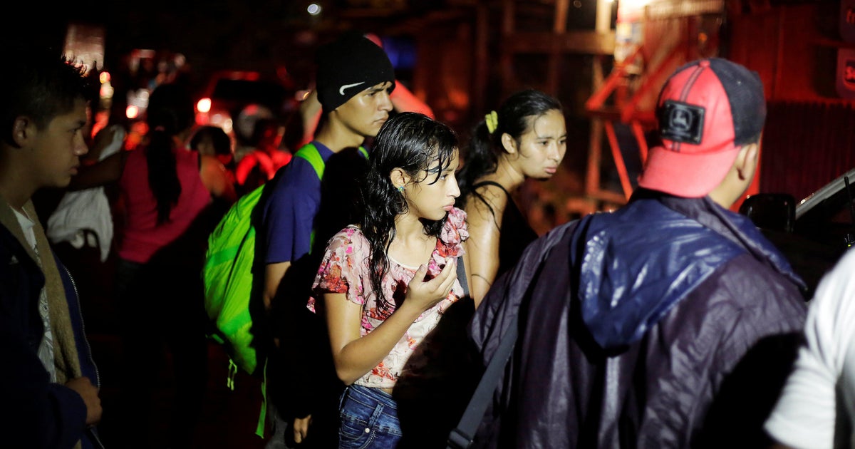Another migrant caravan heads for U.S. from Honduras - CBS News